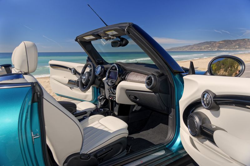 Mini Convertible (F57) Cooper 1.5 (136 Hp) Steptronic